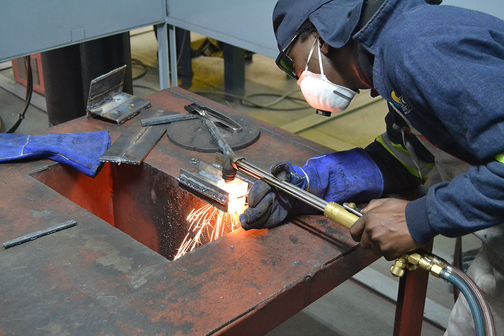 SA Truck Bodies Trailer Manufacturers | Welding School